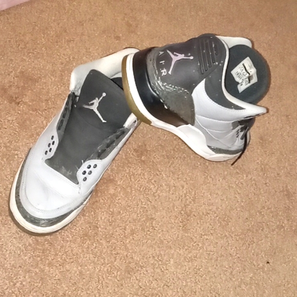 Jordan | Shoes | Jordan Grey Oreo 3s | Poshmark